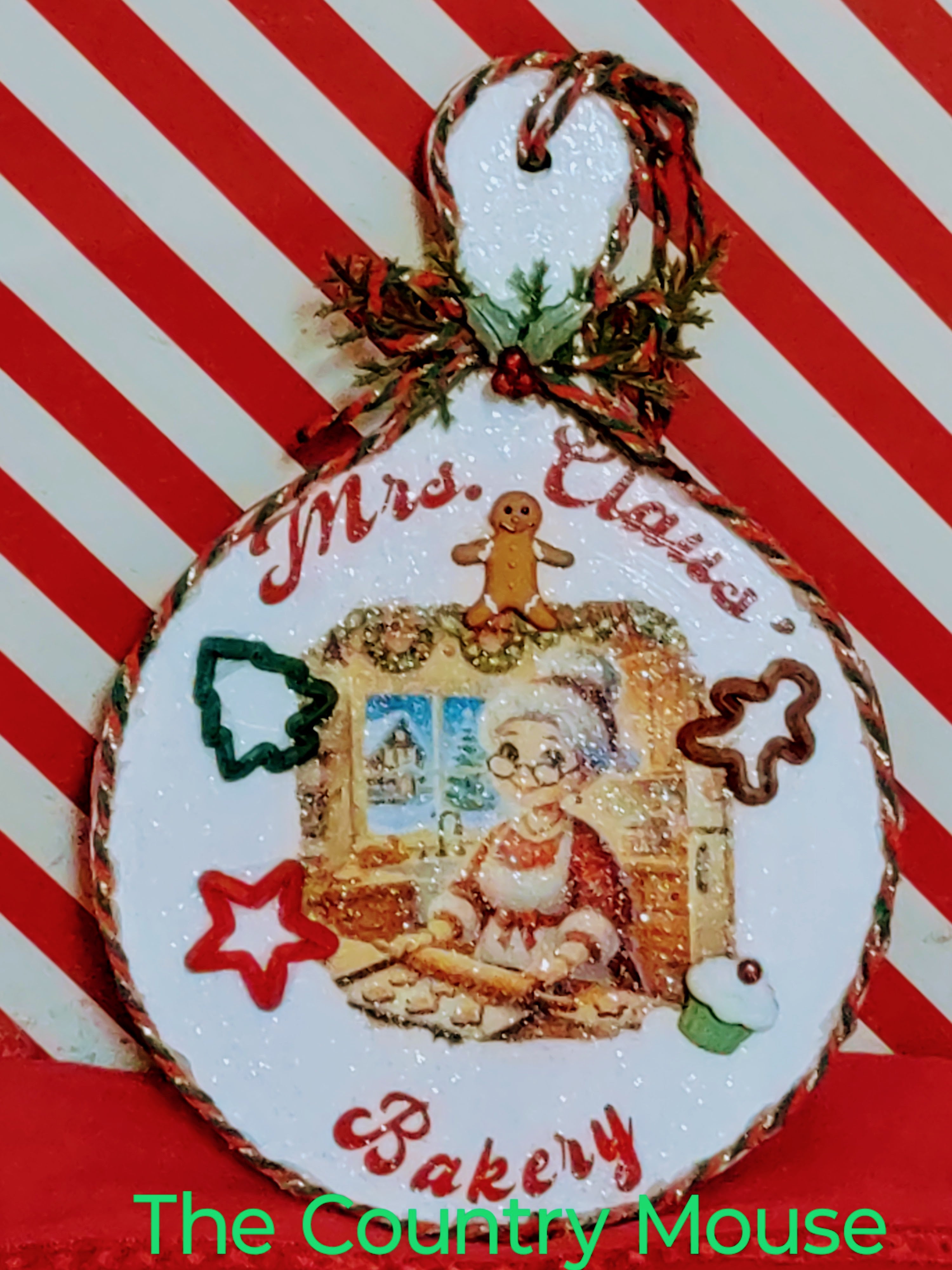 Mrs. Claus' Bakery – The Country Mouse